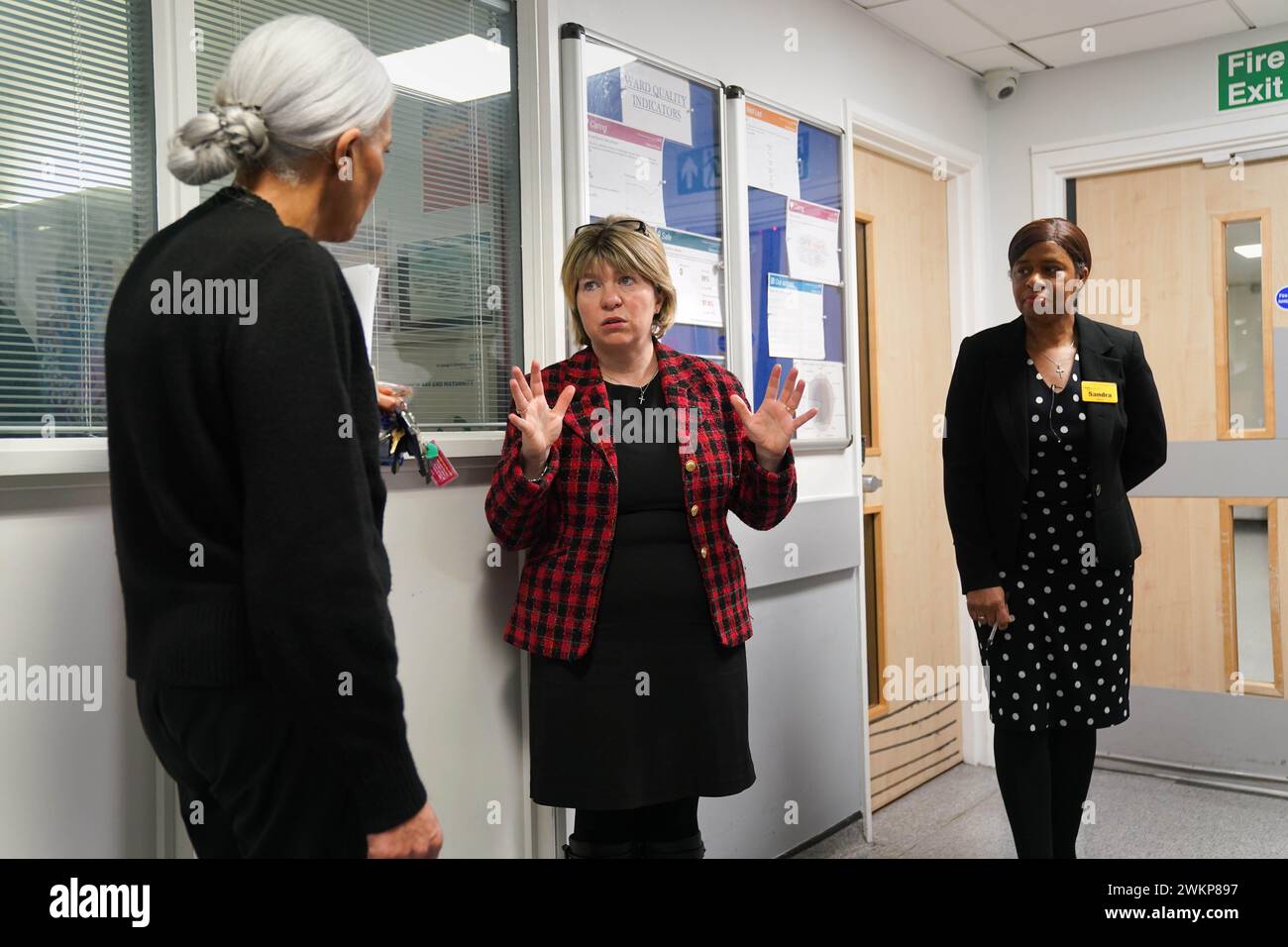 Health minister Maria Caulfield (centre) during a visit St George's ...