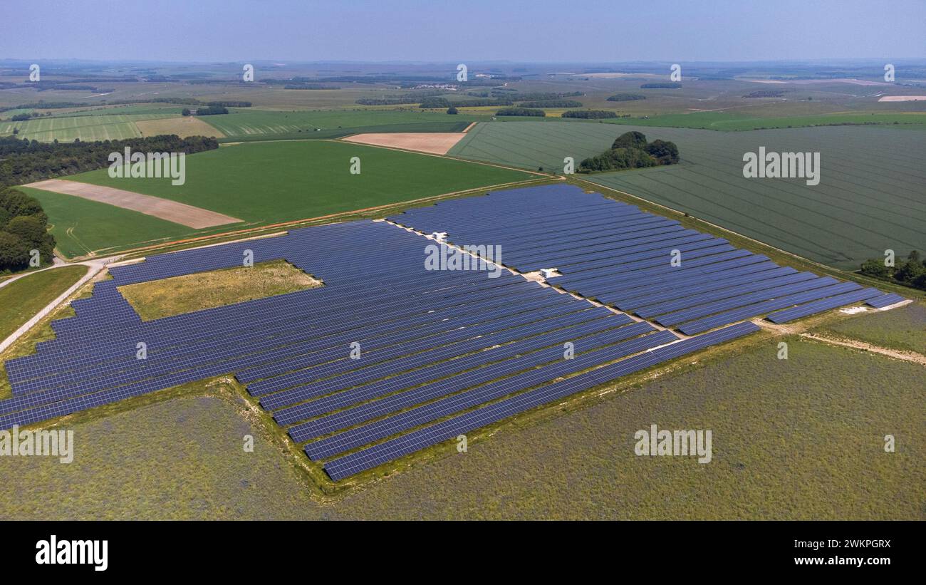 Solar farm, Wiltshire Stock Photo - Alamy