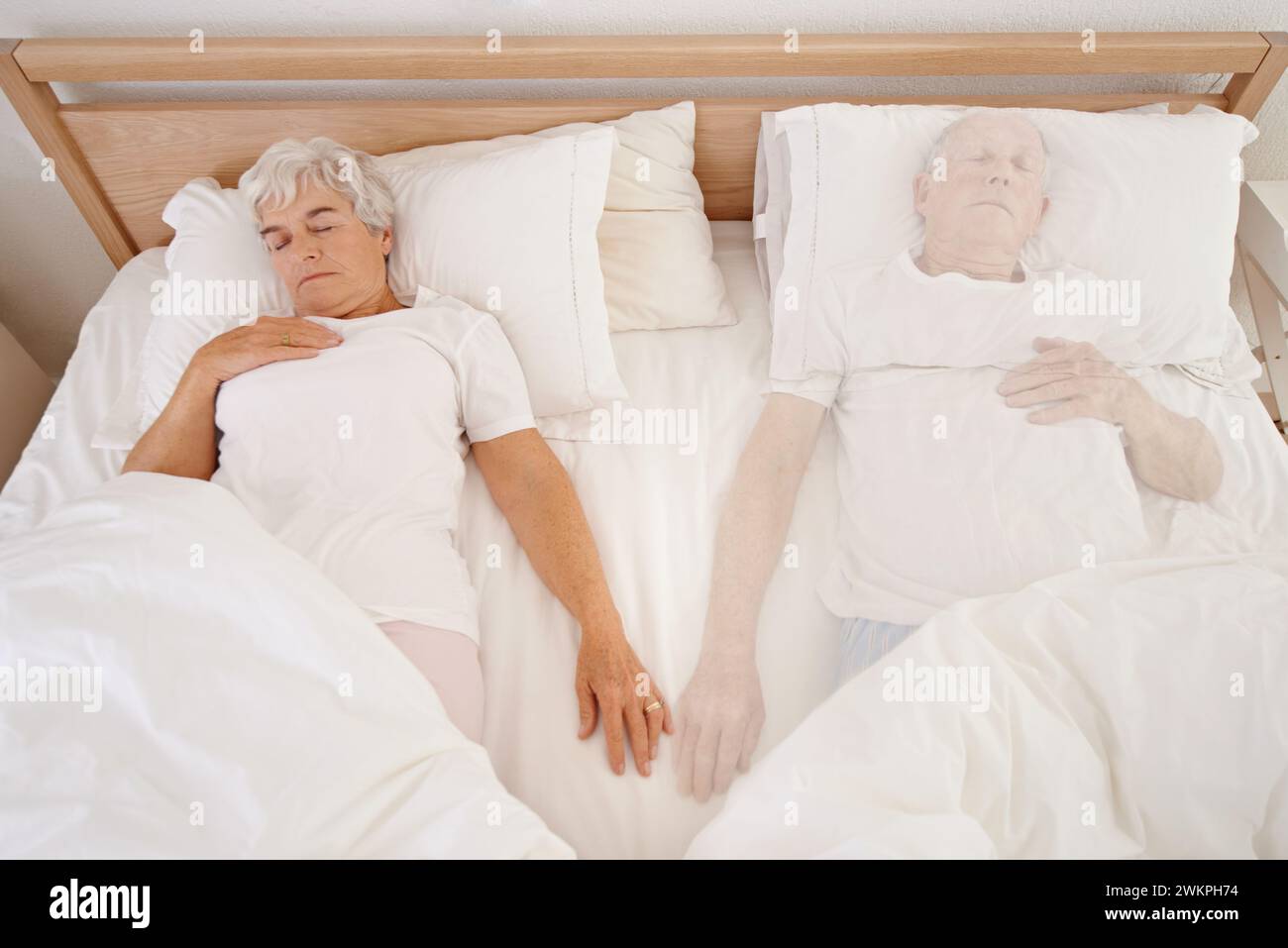 Woman dream bed sleep ghost hi-res stock photography and images - Alamy