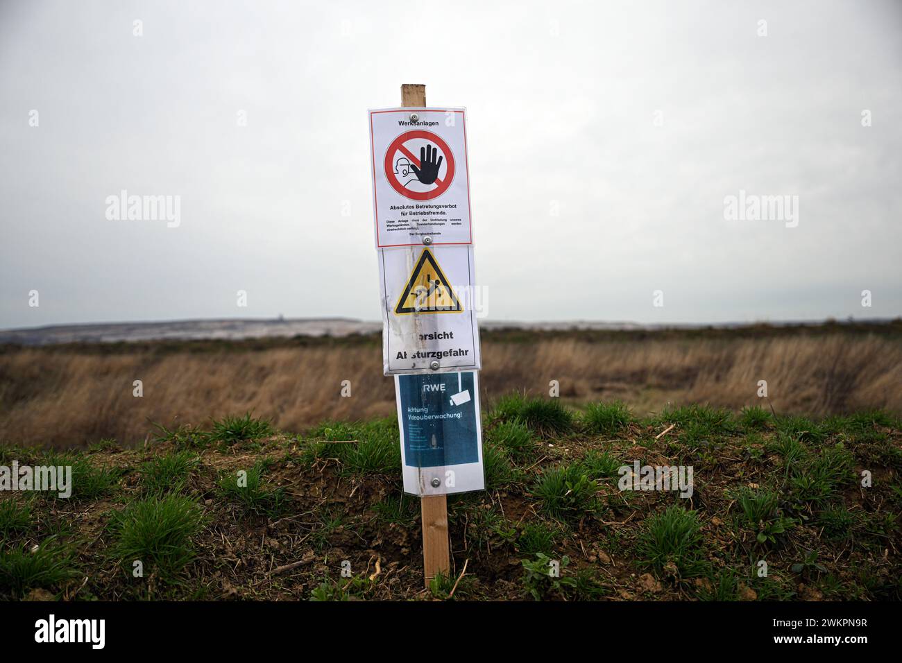 Open cast mining edge hi-res stock photography and images - Alamy