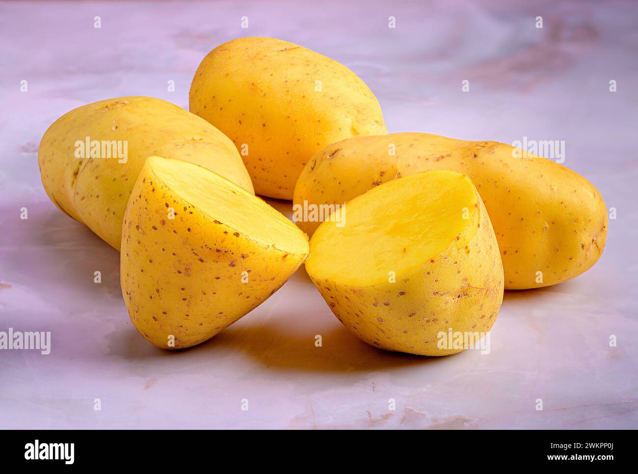 Quartered potatoes hi-res stock photography and images - Alamy