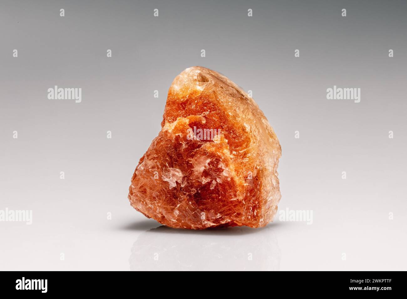 Rock salt mineral hi-res stock photography and images - Alamy