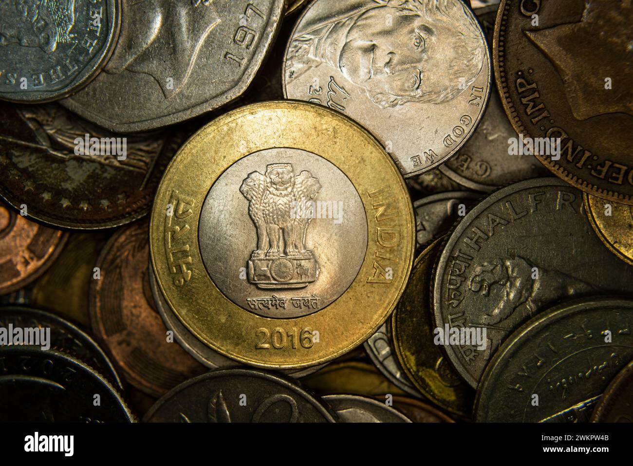 Rupee coin stack hi-res stock photography and images - Alamy
