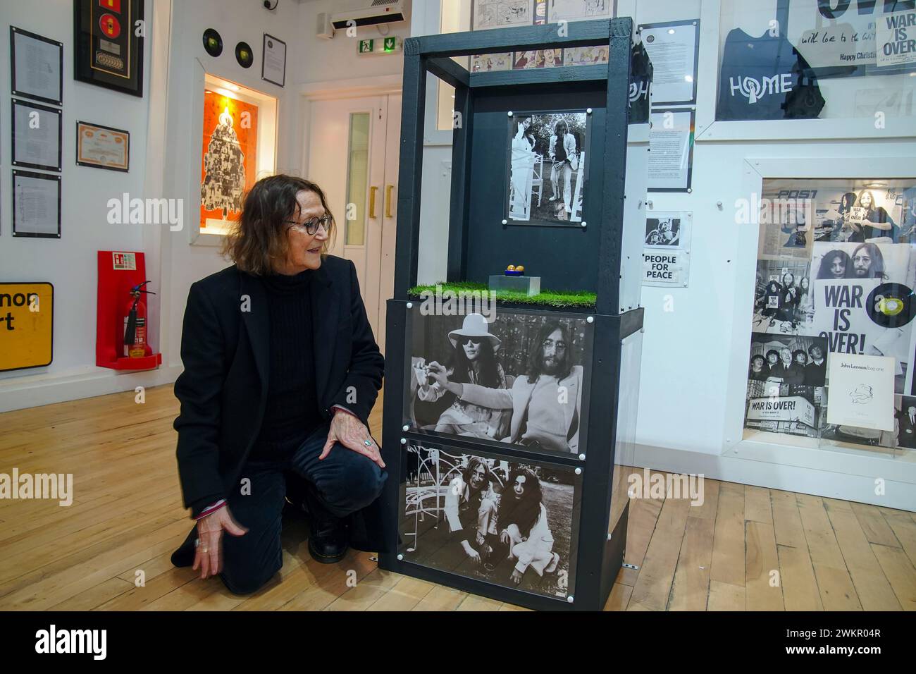 Julia lennon hi-res stock photography and images - Alamy