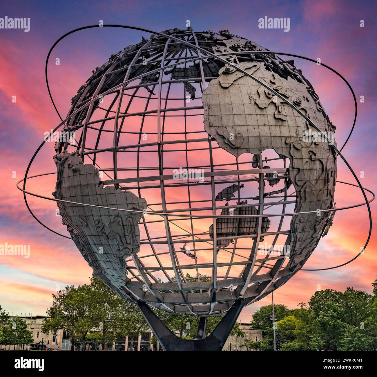 Globe metallic sculpture hi-res stock photography and images - Alamy