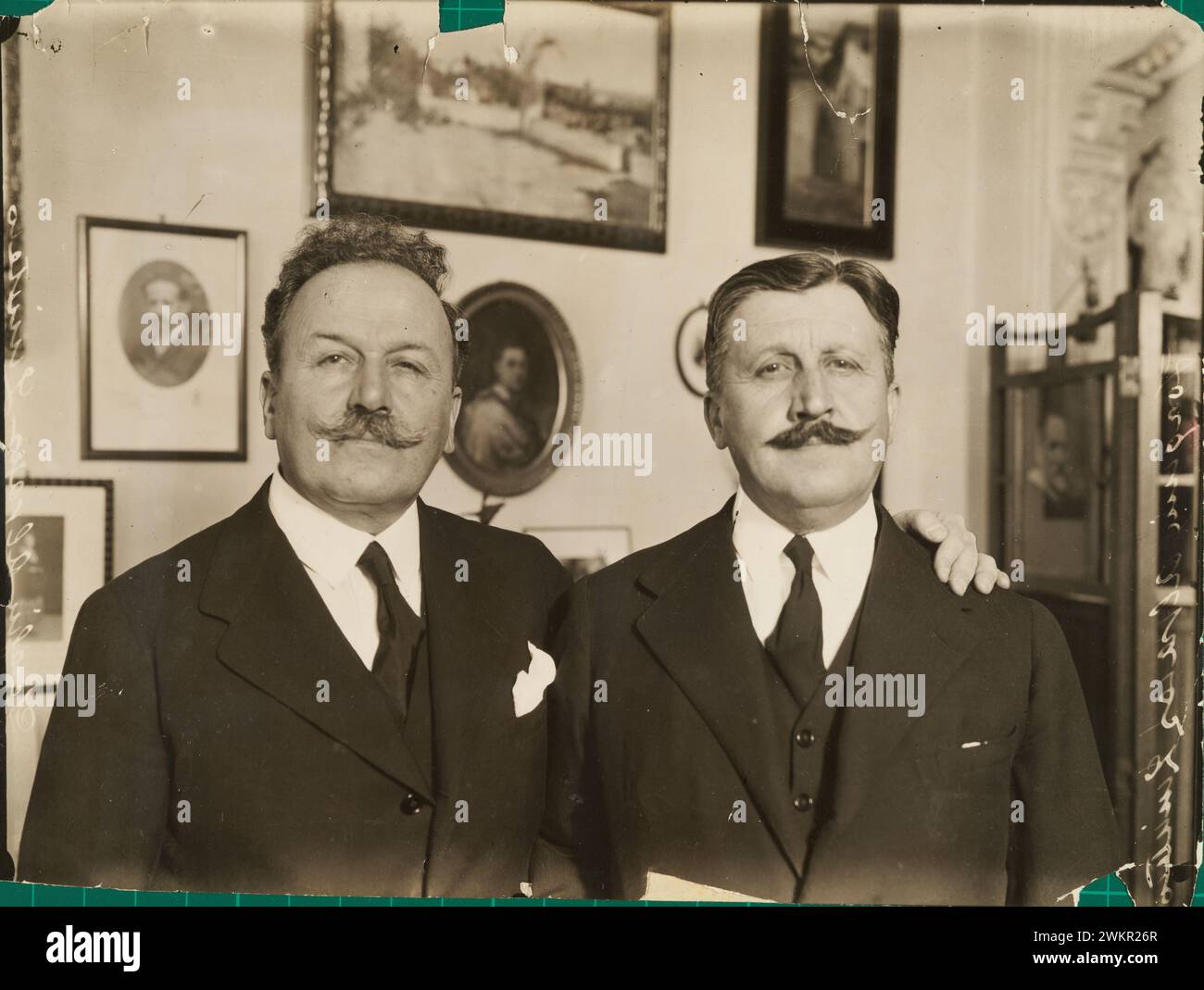 Serafin and joaquin alvarez quintero hi-res stock photography and ...