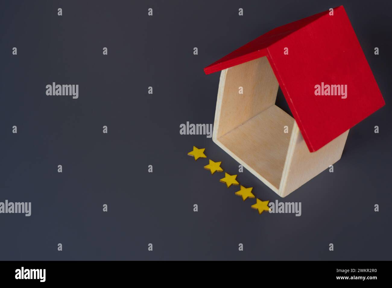 Five star rating house hi-res stock photography and images - Alamy