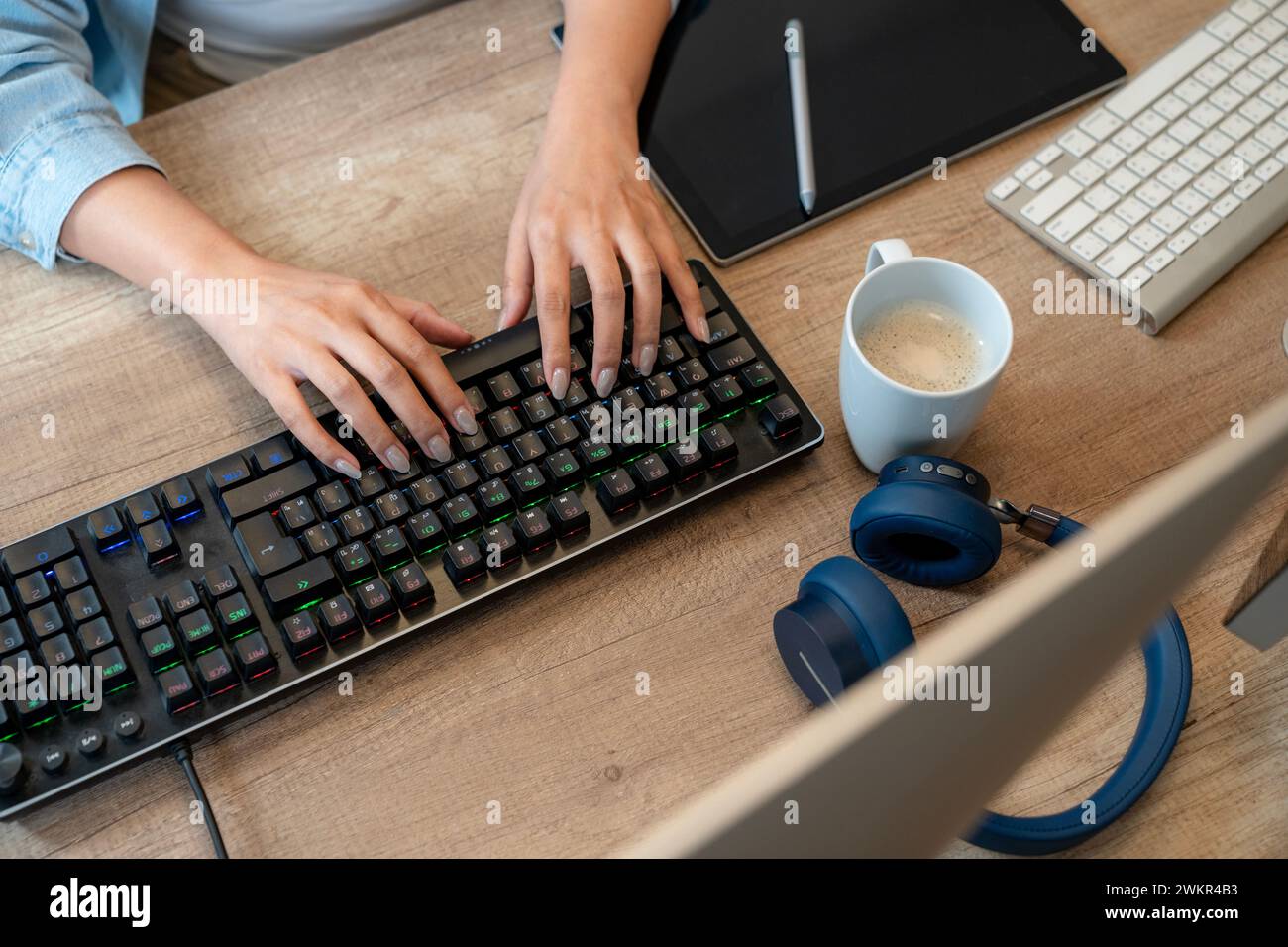Video shows woman working desk hi-res stock photography and images - Alamy