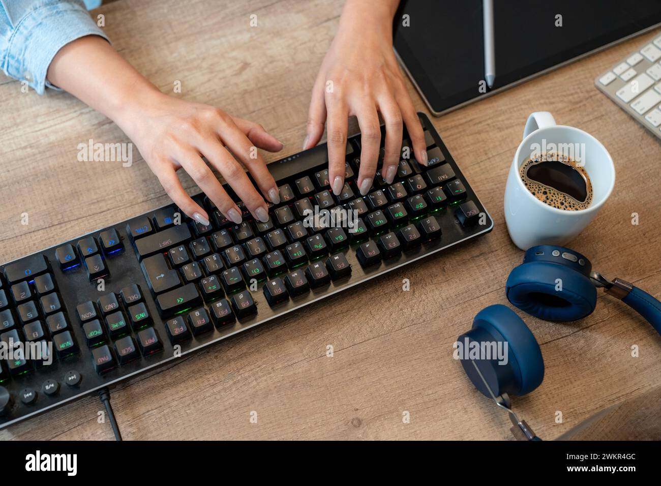 Video shows woman working desk hi-res stock photography and images - Alamy
