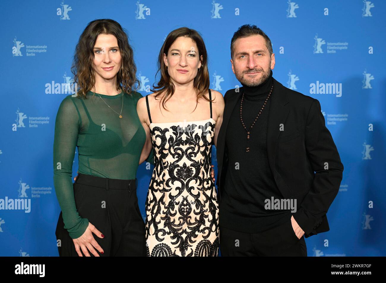 Katrin Röver, Marie Leuenberger und Tim Seyfi bei der Premiere des ...