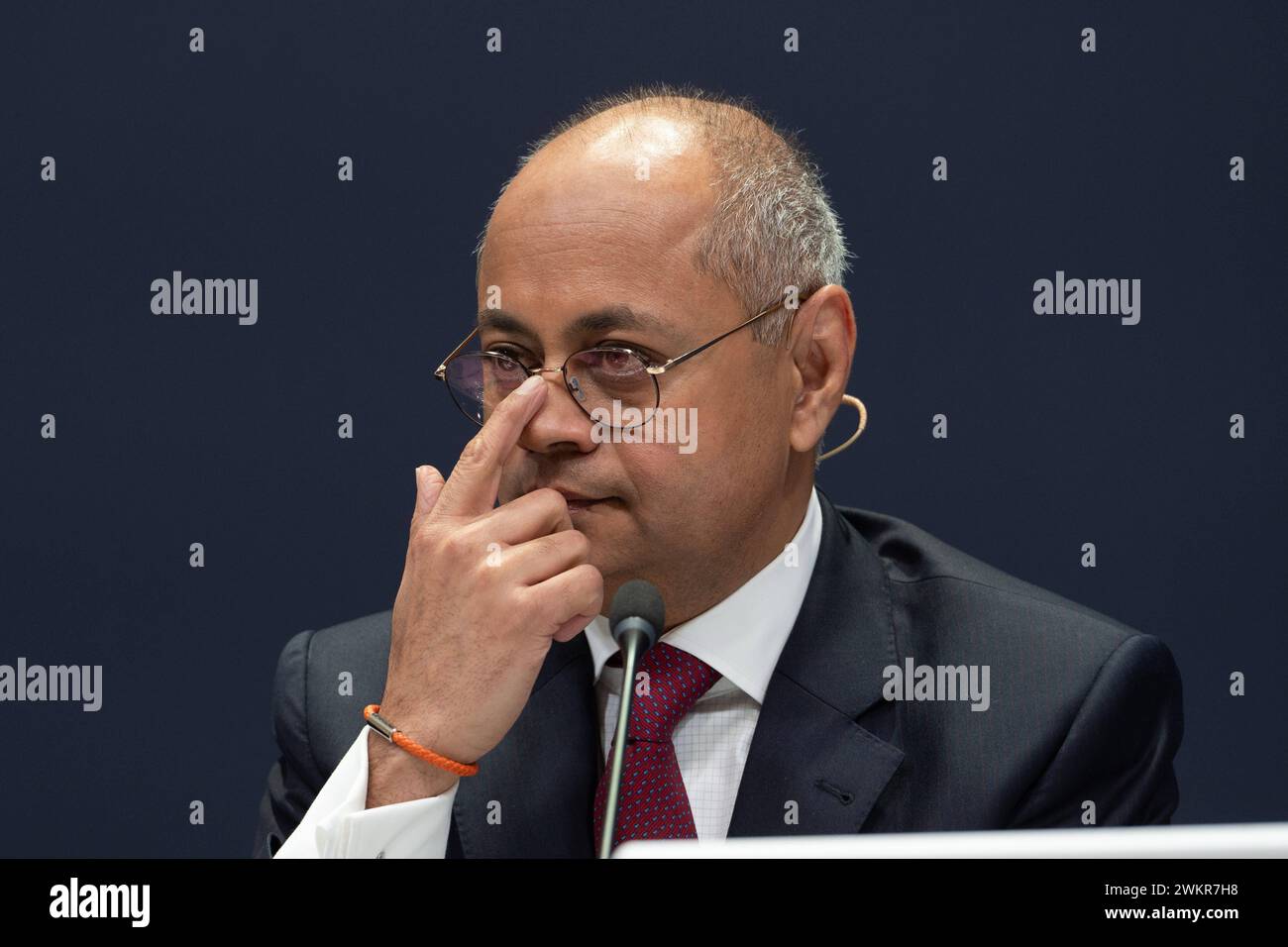 Michael SEN, Vorstandsvorsitzender, CEO, bei seiner Rede ...