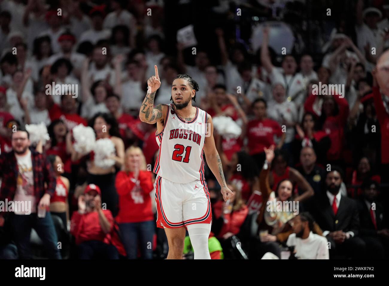 Houston's Emanuel Sharp (21) celebrates during the second half of an ...
