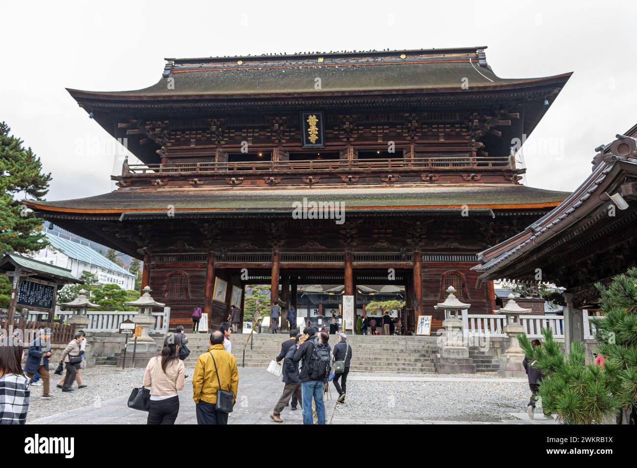 Nagano, Japan. The Sanmon or Sangedatsumon (gate of the three ...