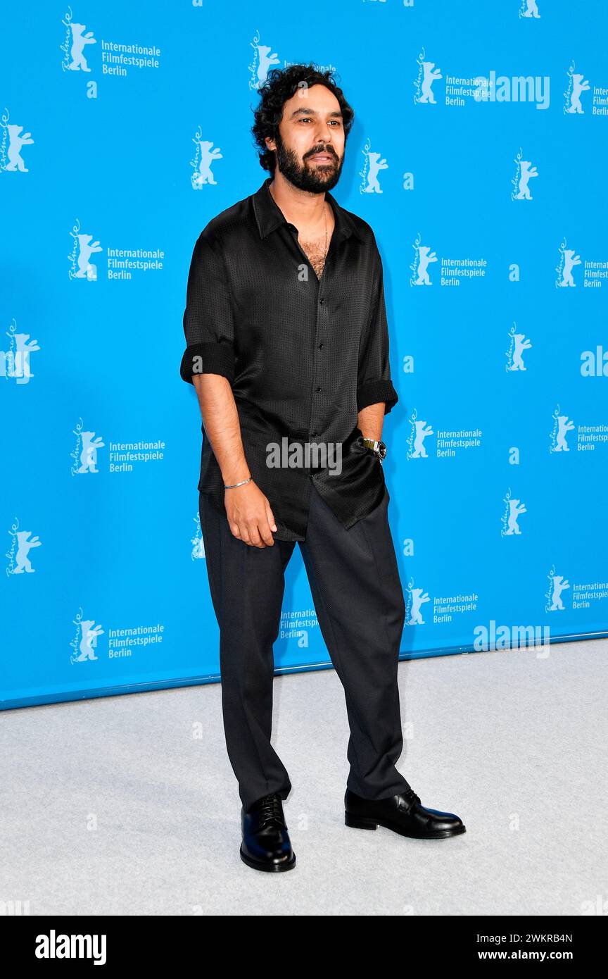 Kunal Nayyar beim Photocall zum Kinofilm 'Spaceman' auf der Berlinale ...