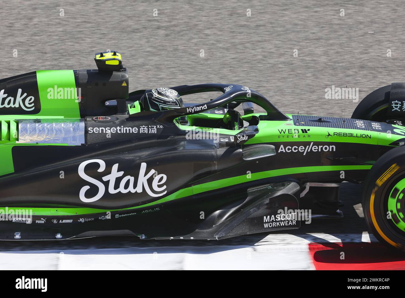 Sakhir, Bahrain, 22/02/2024, 24 ZHOU Guanyu (chi), Stake F1 Team Kick ...
