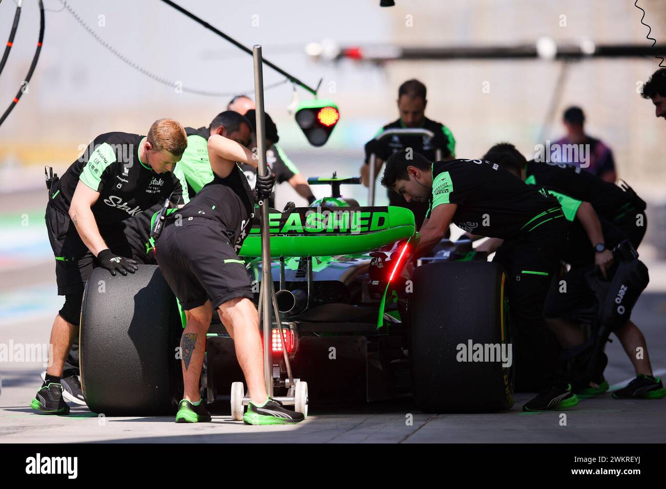 24 ZHOU Guanyu (chi), Stake F1 Team Kick Sauber C44, action during the ...