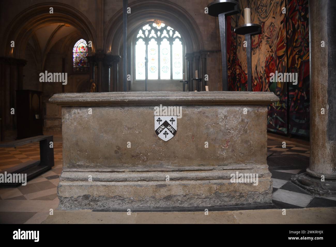 Chichester cathedral tomb hi-res stock photography and images - Alamy