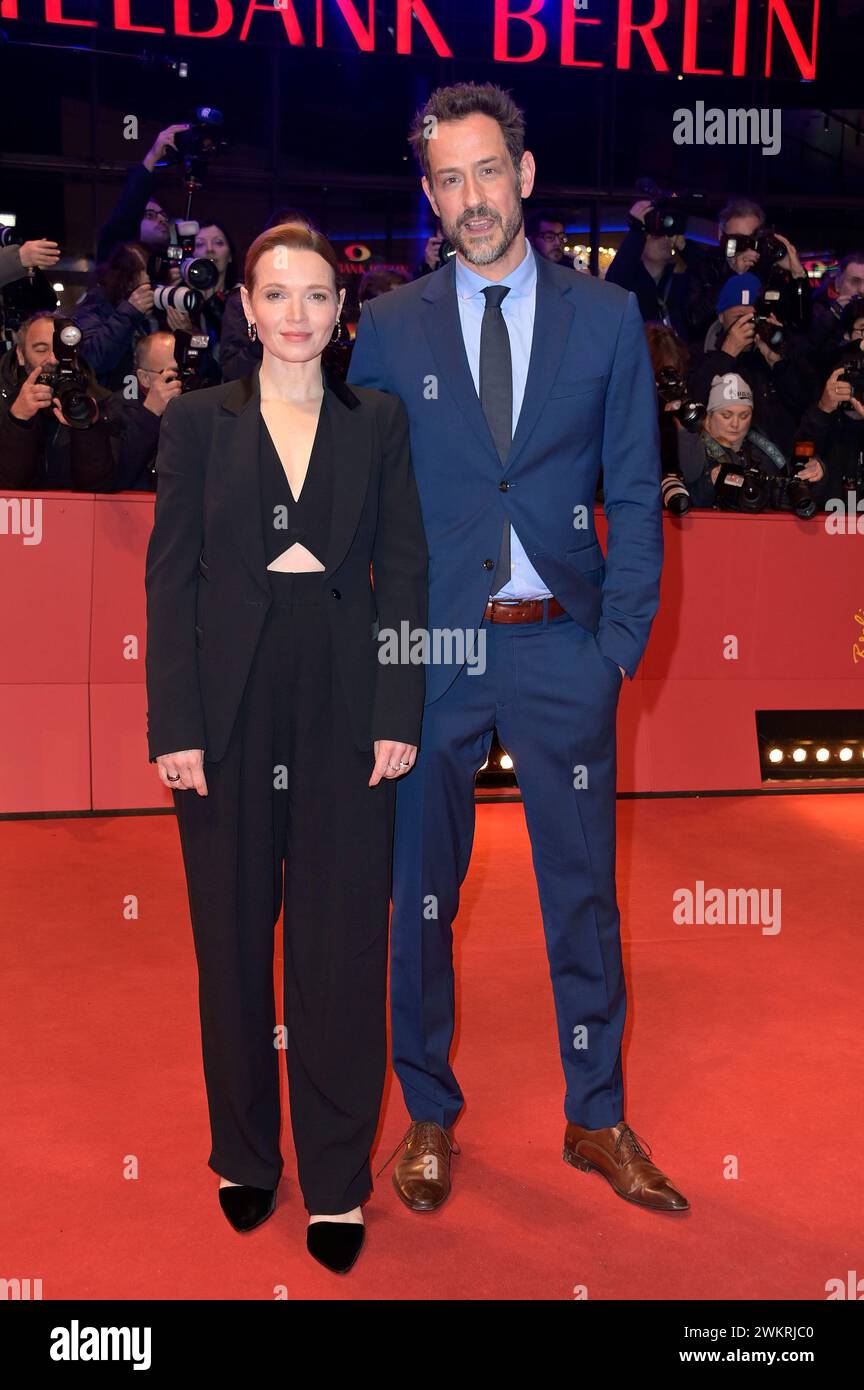 Karoline Herfurth mit Ehemann Christopher Doll bei der Verleihung des Goldenen Ehrenbären an ...