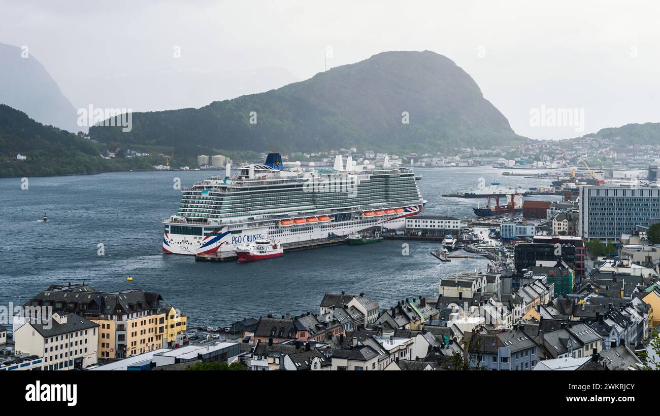 IONA PandO CRUISES in ALESUND, Geirangerfjord, Norway Stock Photo - Alamy