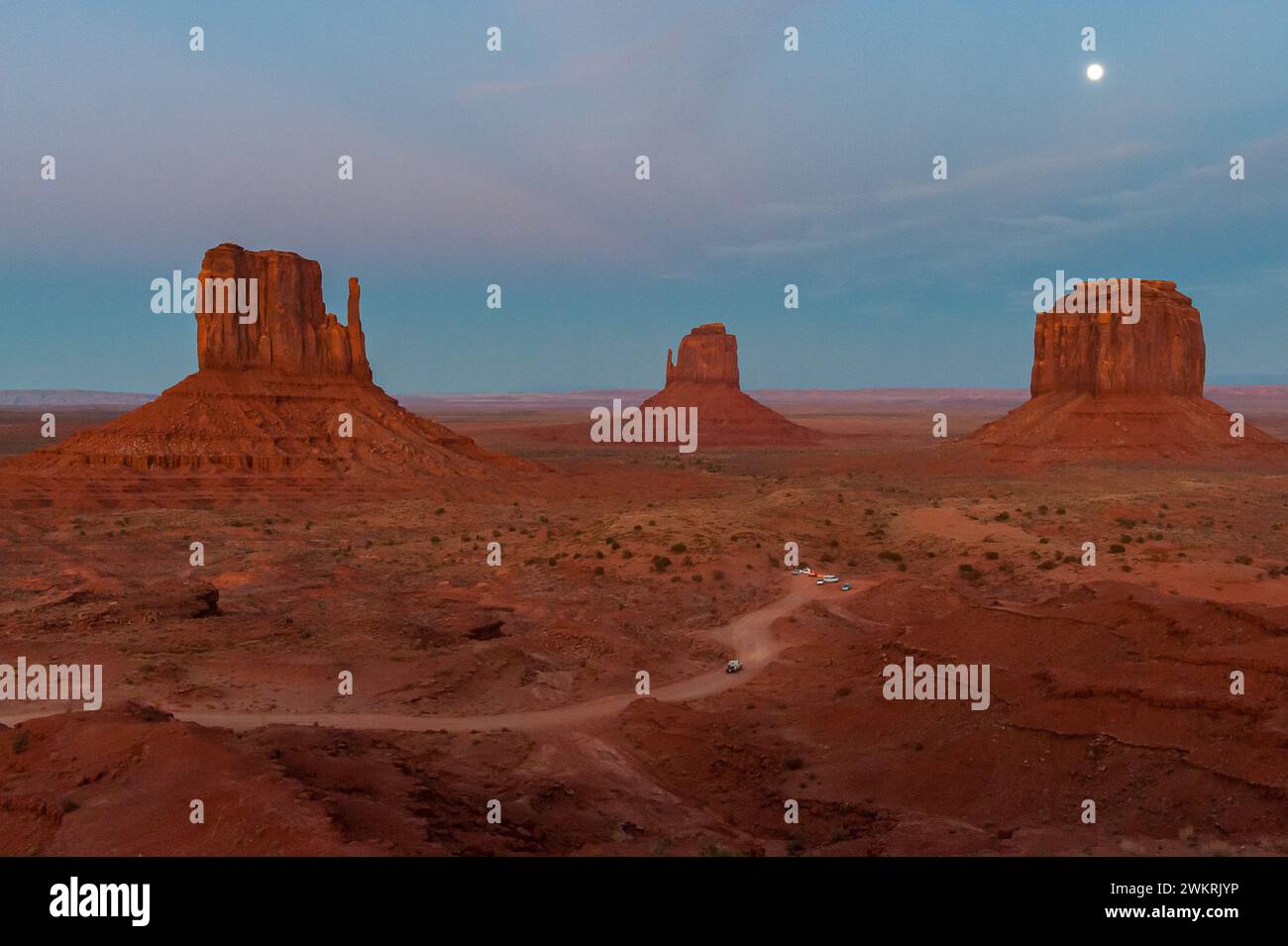 Sunset in Monument Valley, which is famous for its iconic buttes ...