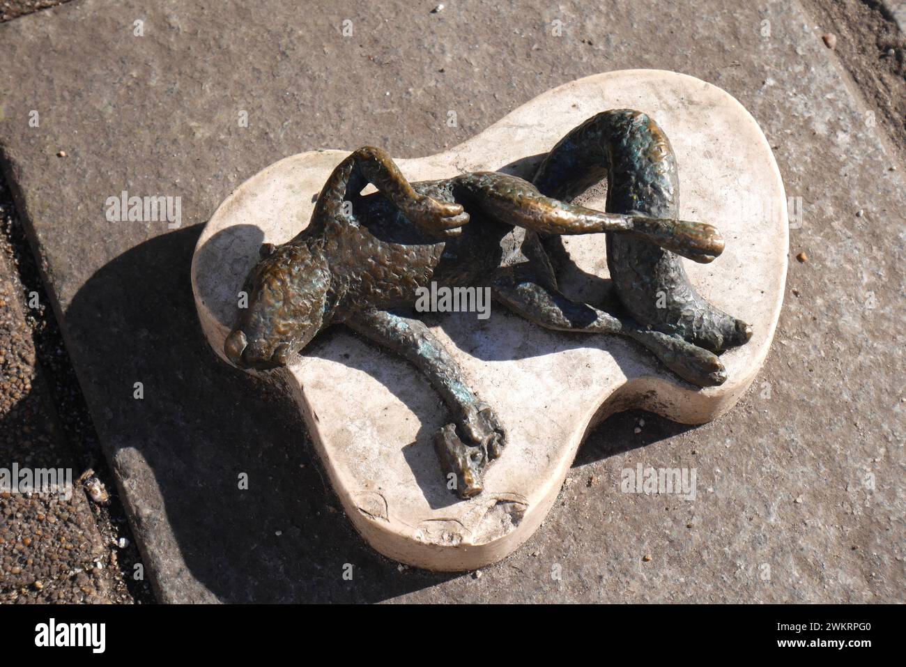 Dead squirrel, a bronze mini statue by Hungarian Ukrainian sculptor ...