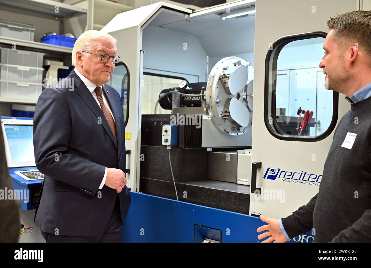 Jena, Germany. 22nd Feb, 2024. Federal President Frank-Walter Steinmeier (l) stands in the ...