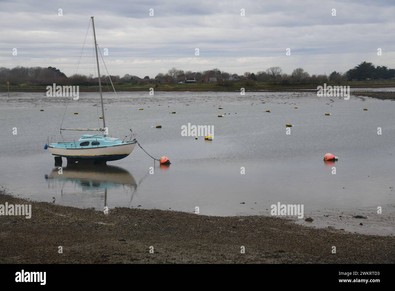 Bosham quay swans hi-res stock photography and images - Alamy