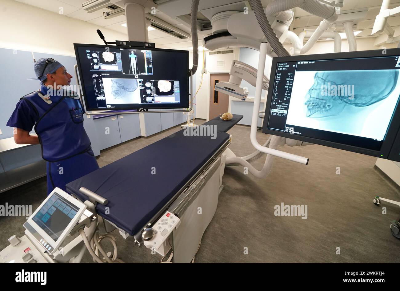 Clinical Radiologist Dr Nik Arestis views the new Alphenix Sky+ system ...