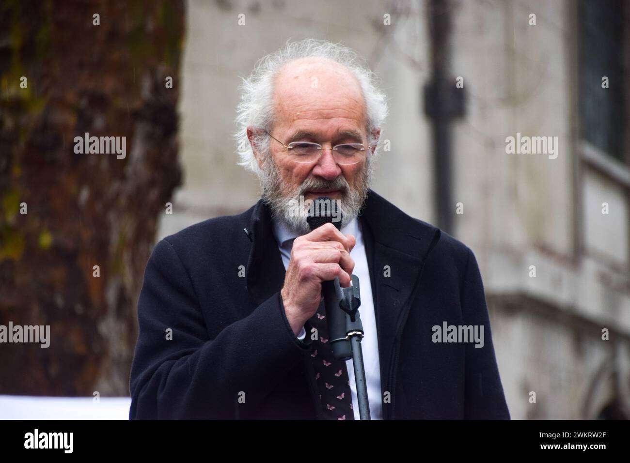 London, UK. 21st February 2024. Assange's father John Shipton gives a ...