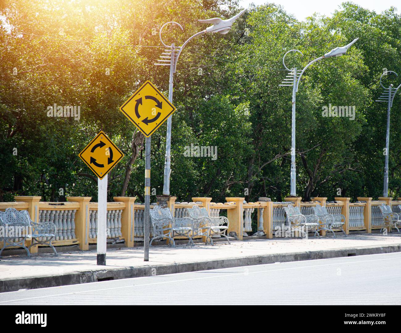 Roundabout ahead sign hi-res stock photography and images - Alamy