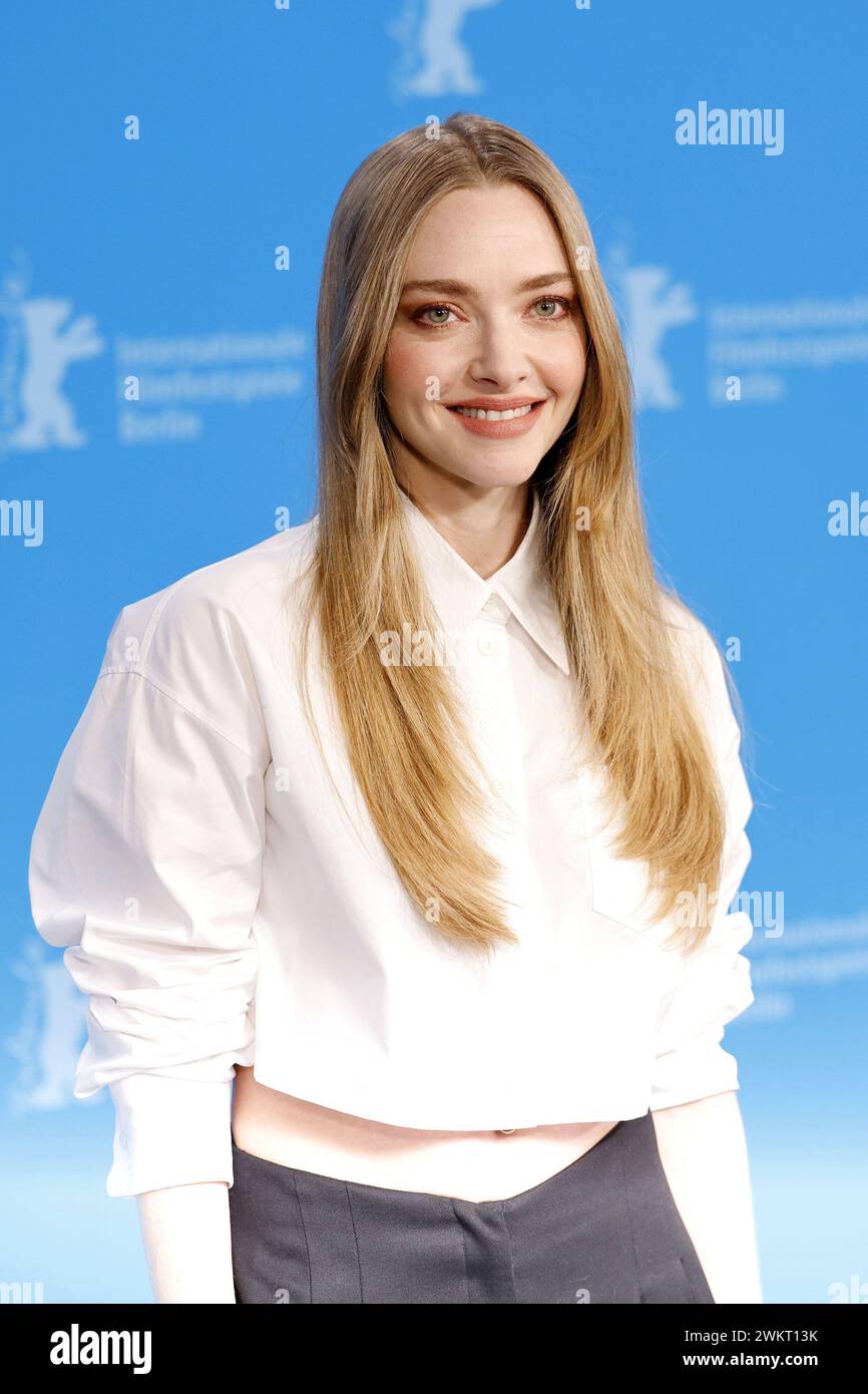 Amanda seyfried 2024 hi-res stock photography and images - Alamy
