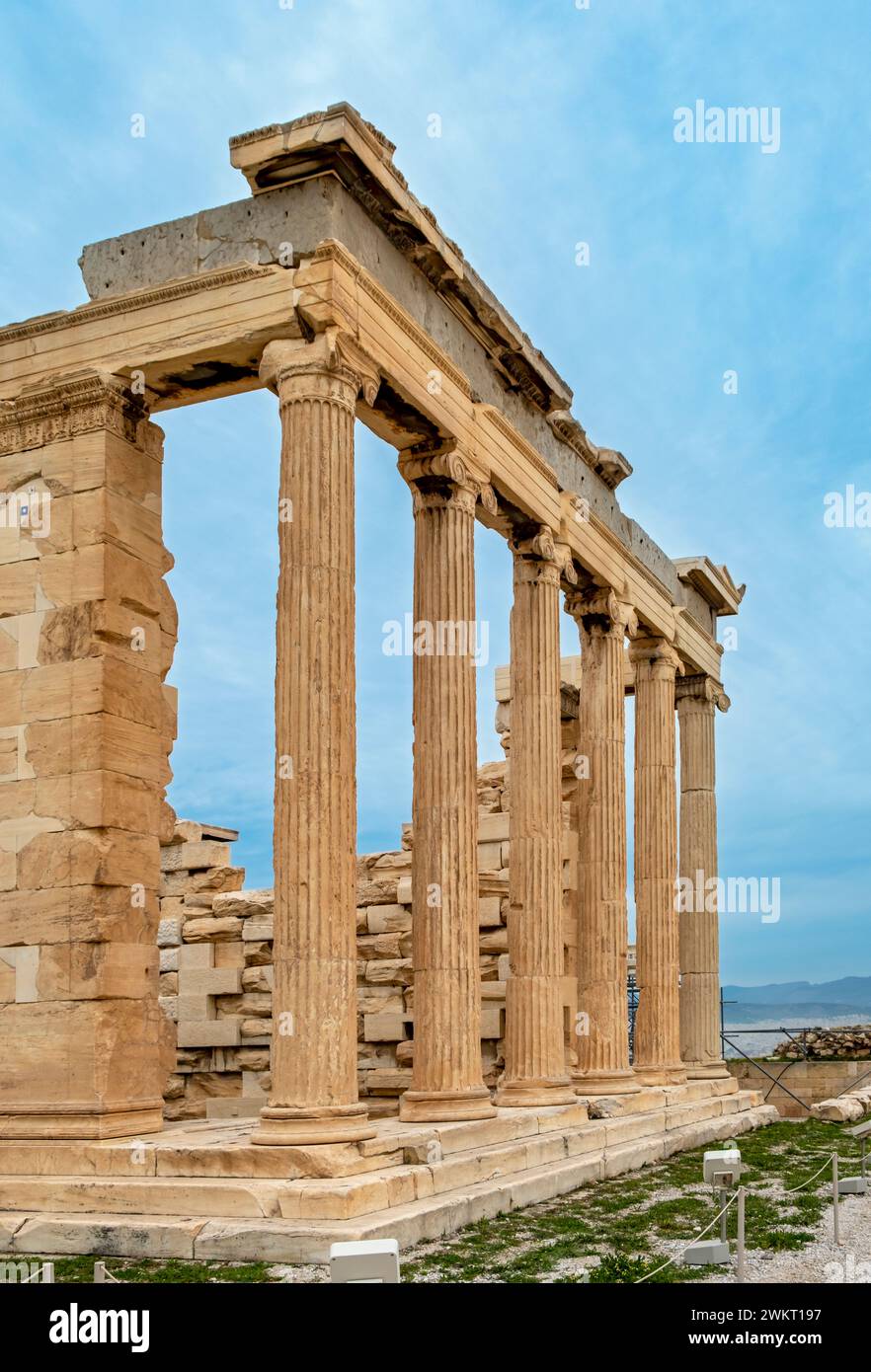 East acropolis temple hi-res stock photography and images - Alamy