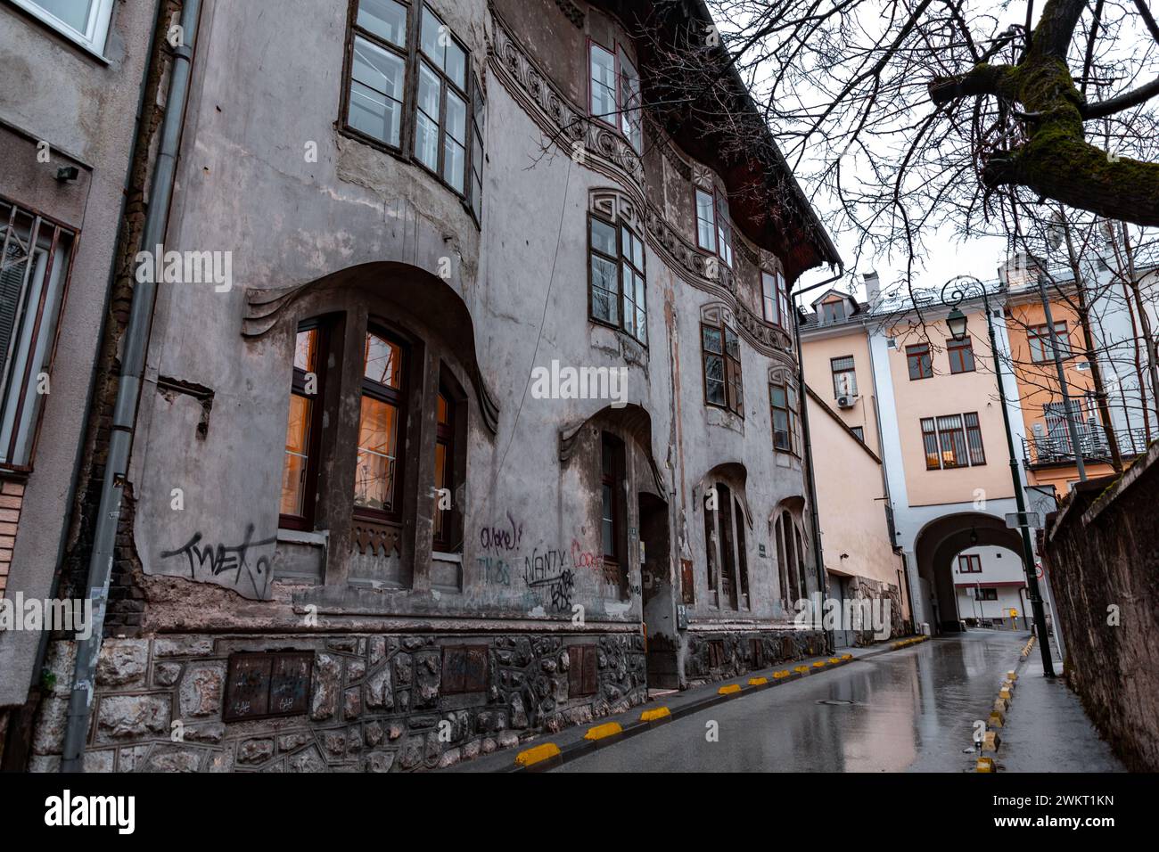 Traditional bosnian house bosnia herzegovina hi-res stock photography ...