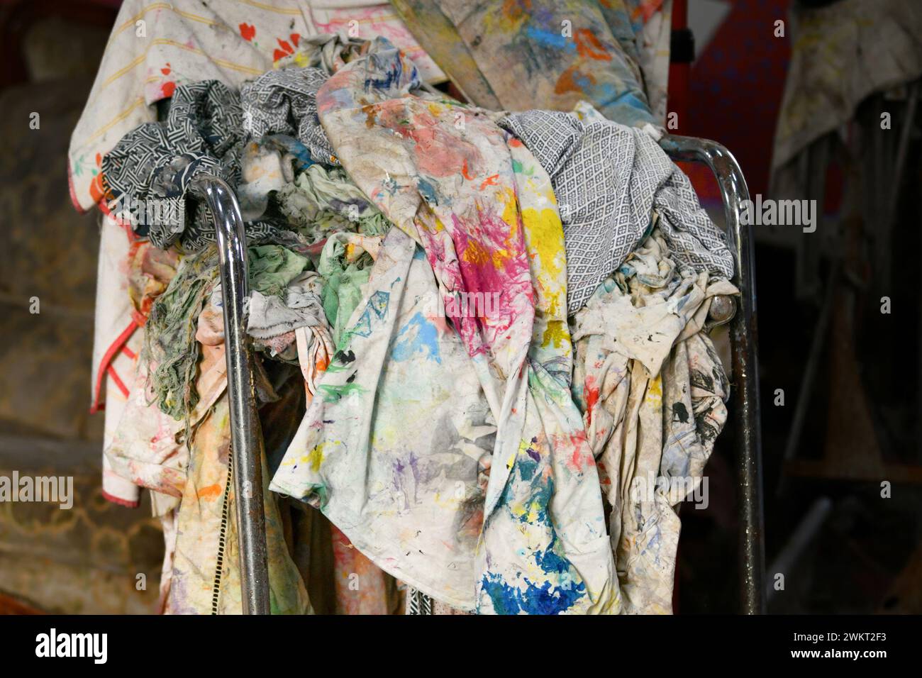 Artists rags hi-res stock photography and images - Alamy