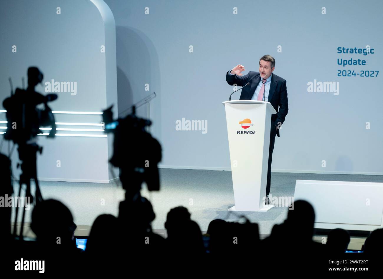 Repsol CEO, Josu Jon Imaz, during the presentation of Repsol's 2024 ...