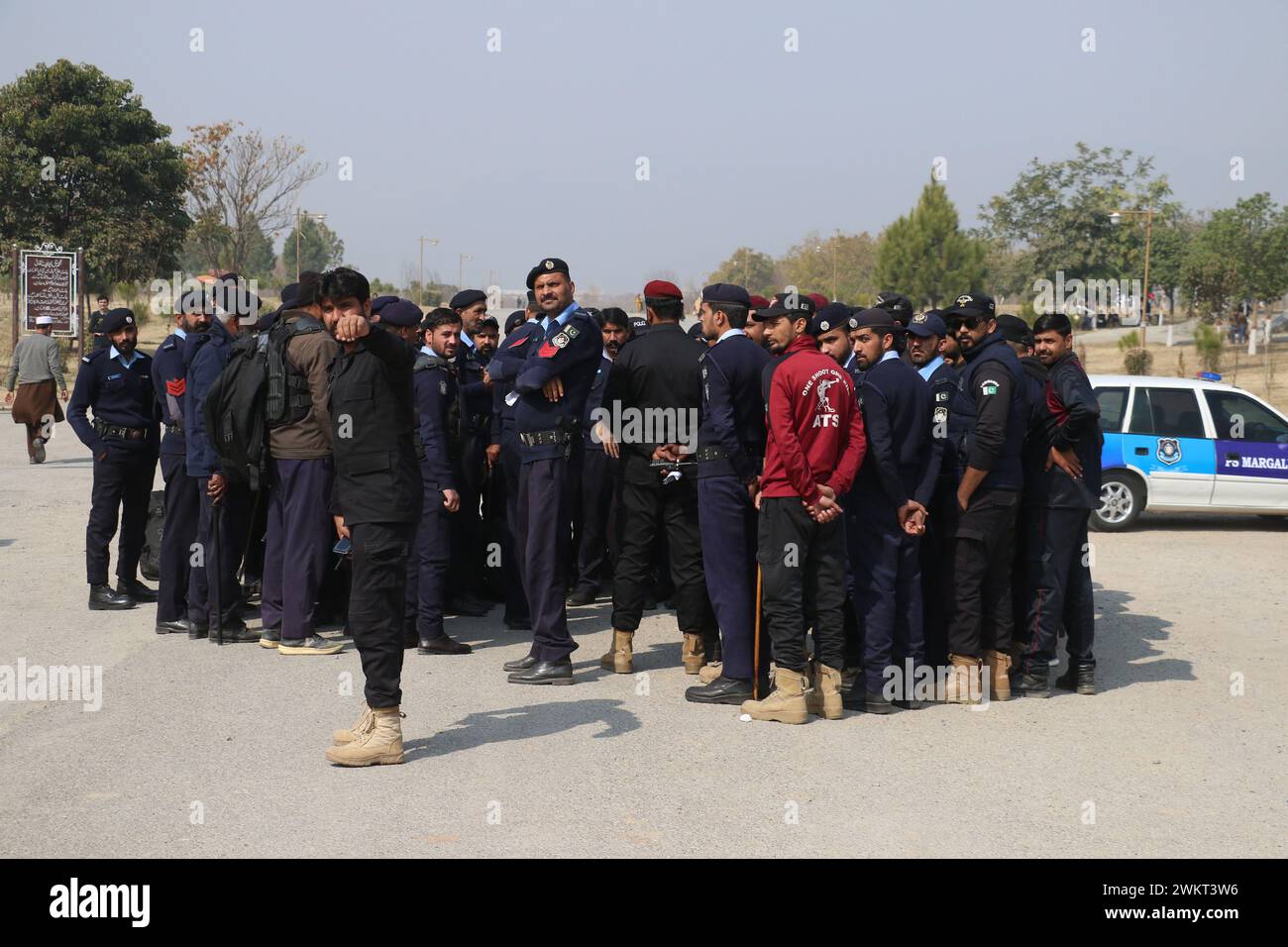 Guard security islamabad pakistan hi-res stock photography and images ...
