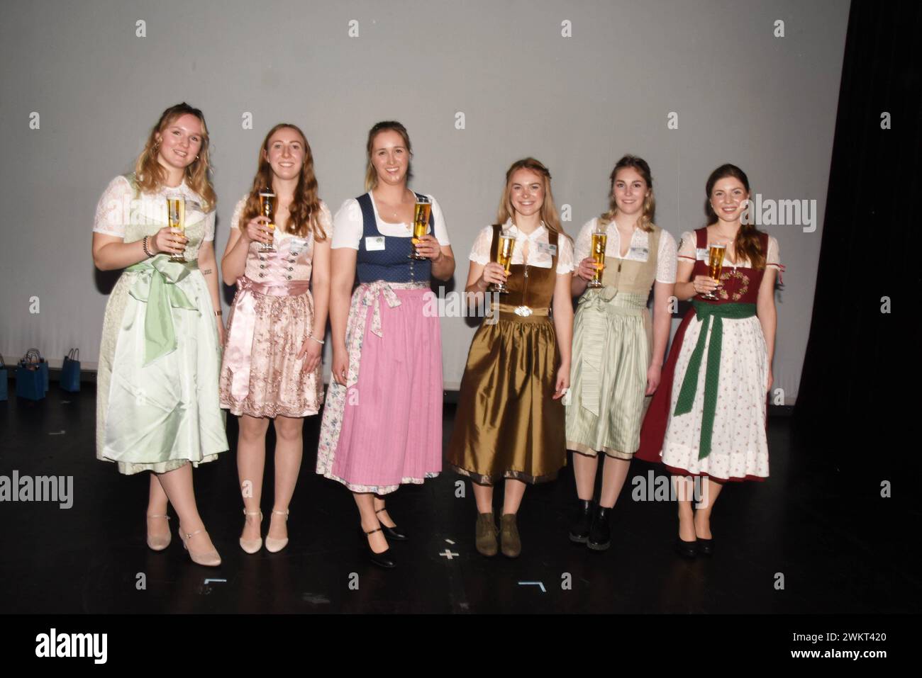 Selina Bank 22 Moderatorin -Erding Eva Singer 23 Erzieherin Forchheim ...