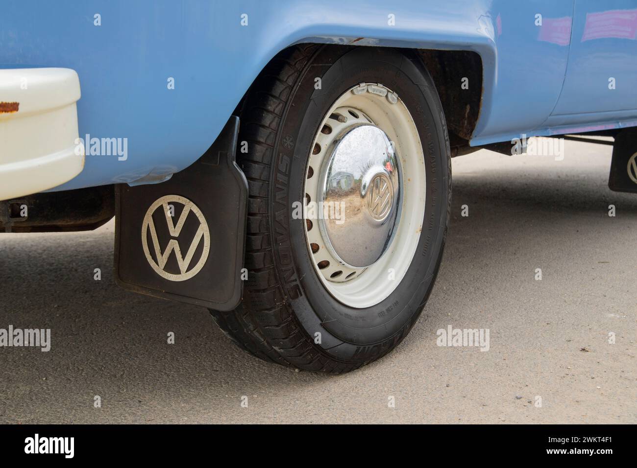 1979 VW Type 2 Bay Window camper van Stock Photo - Alamy