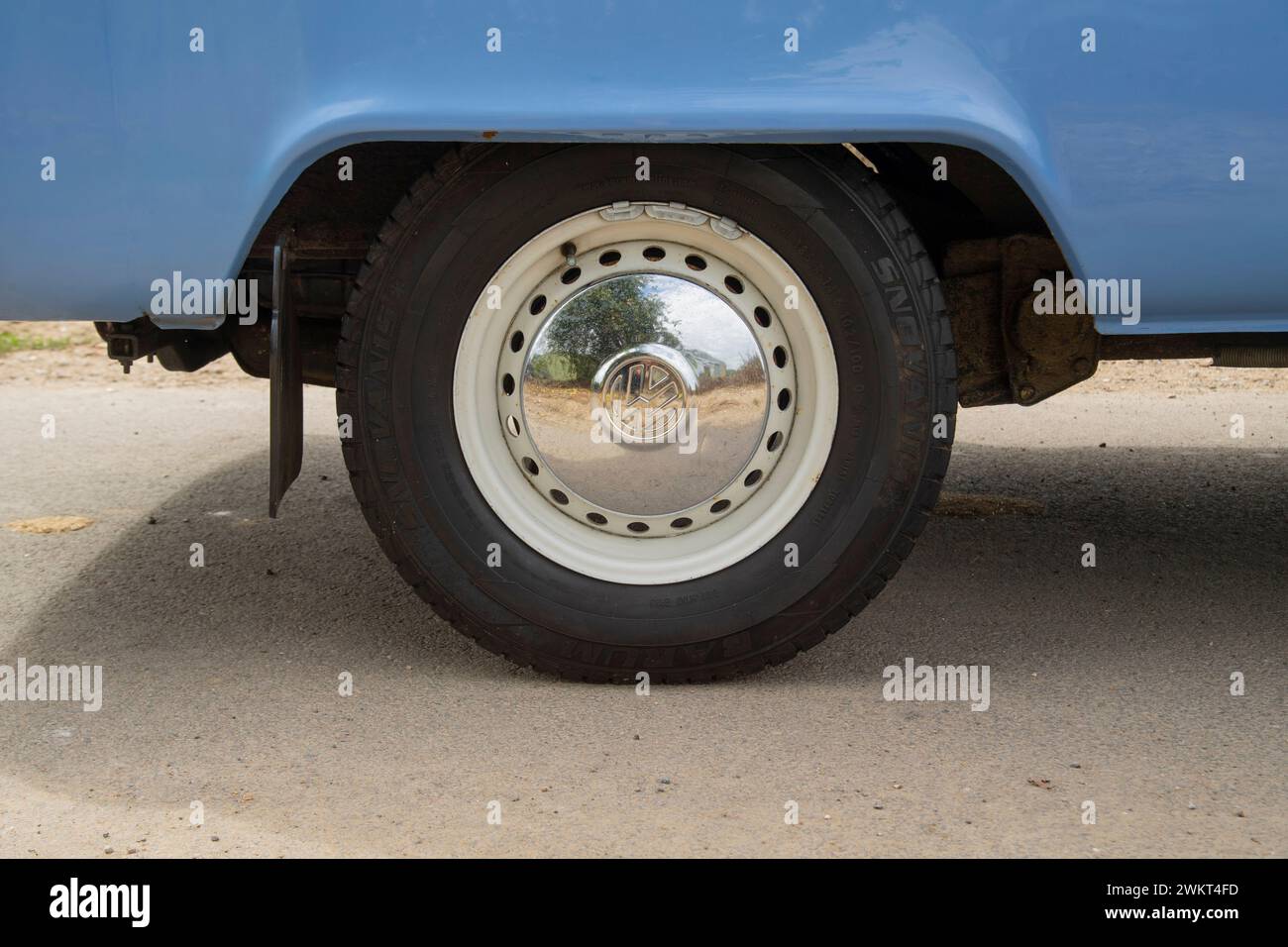 1979 VW Type 2 Bay Window camper van Stock Photo - Alamy