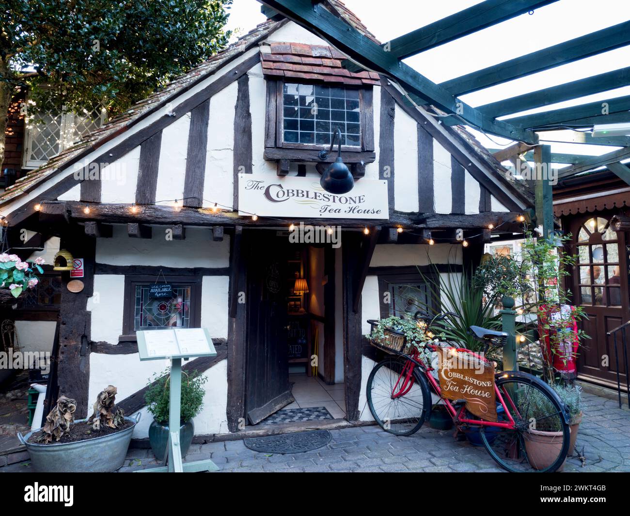 Steyning high street hi-res stock photography and images - Alamy