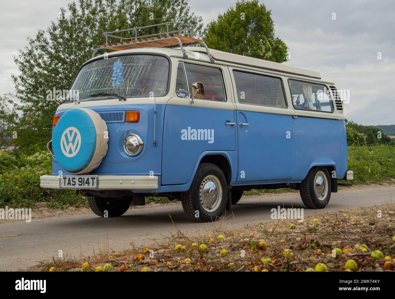 1979 VW Type 2 Bay Window camper van Stock Photo - Alamy