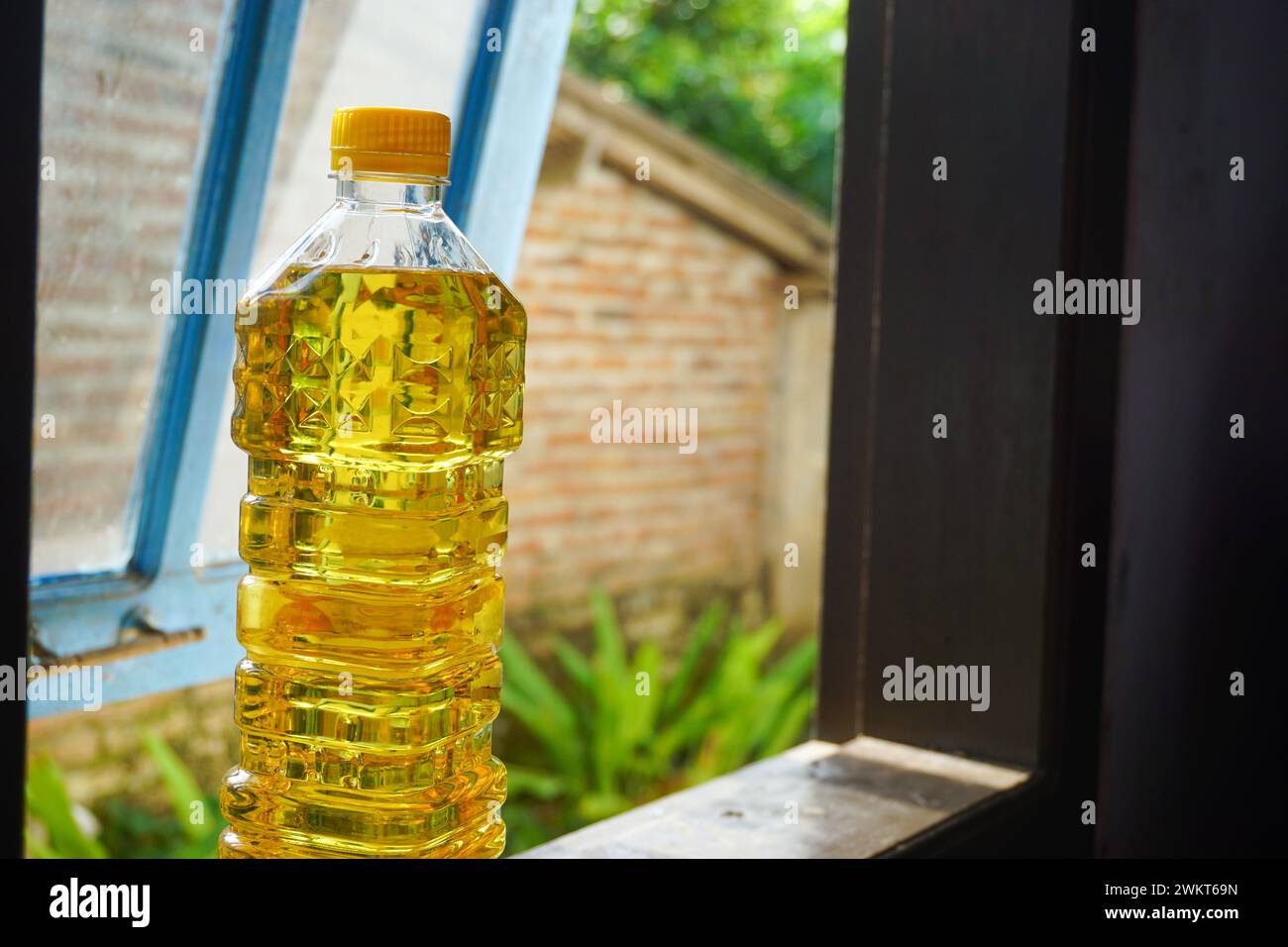 Stock photo of bottled cooking oil Stock Photo - Alamy