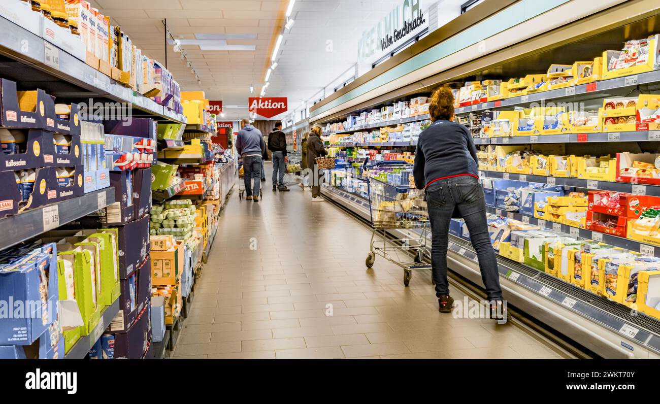 Aldi 2024 hi-res stock photography and images - Alamy