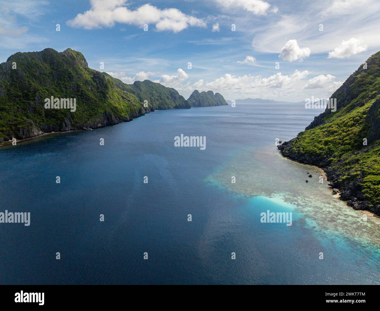 Tapiutan and Matinloc, Islands in El Nido, Palawan. Blue sky and clouds ...