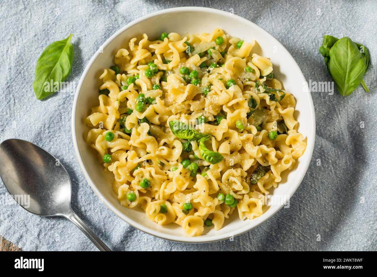 Gigli pea pasta hi-res stock photography and images - Alamy