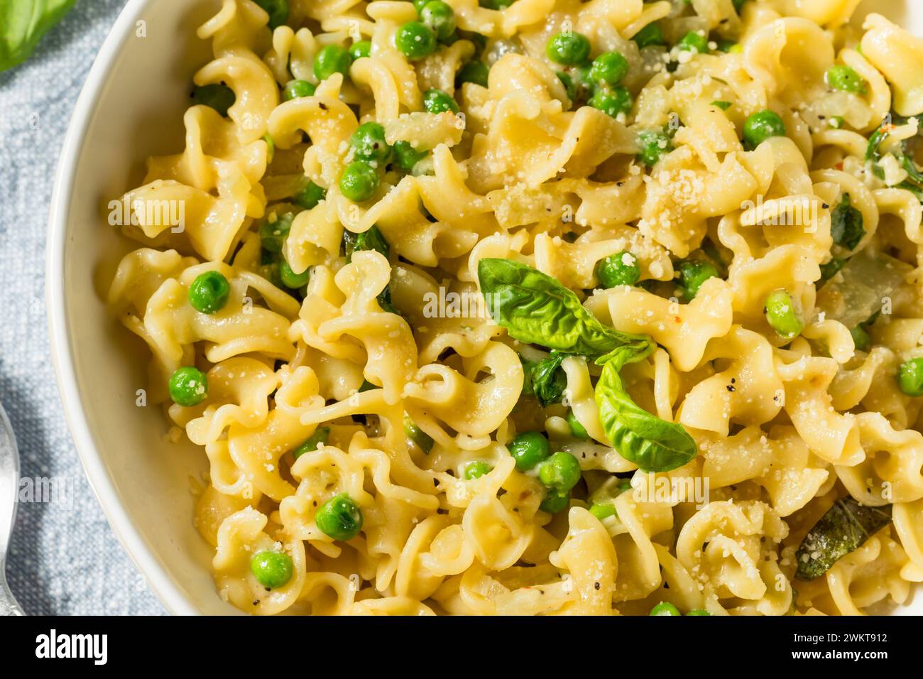 Gigli pea pasta hi-res stock photography and images - Alamy
