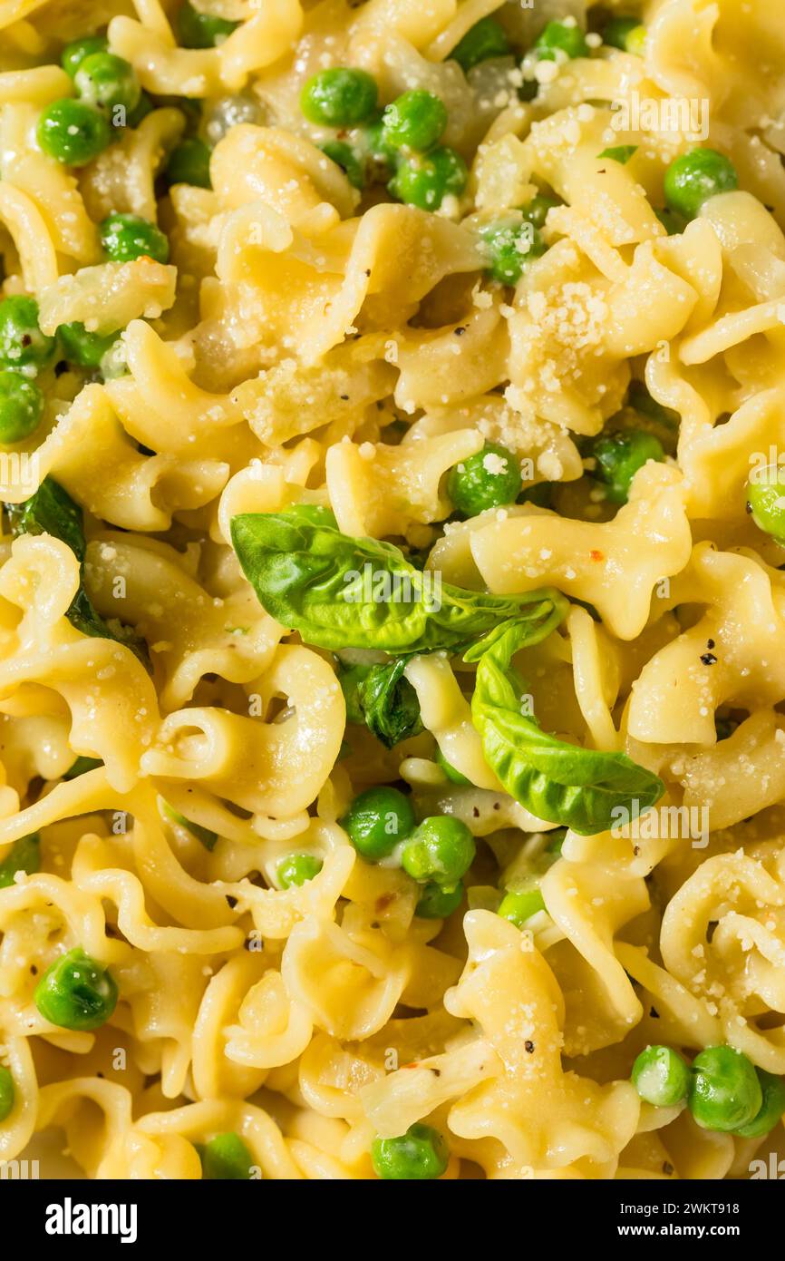 Gigli pea pasta hi-res stock photography and images - Alamy