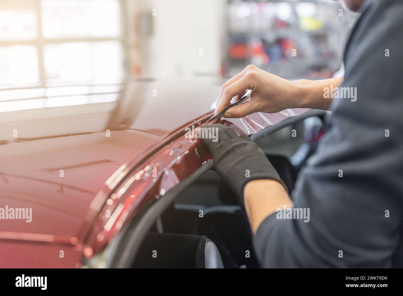 Vinyl wrapping process hi-res stock photography and images - Alamy