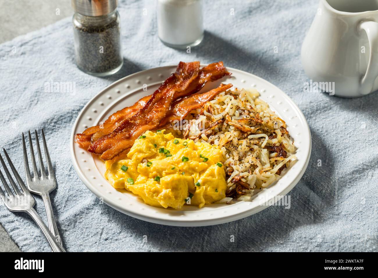 Healthy Homemade American Bacon Egg and Hashbrown Breakfast with Salt ...