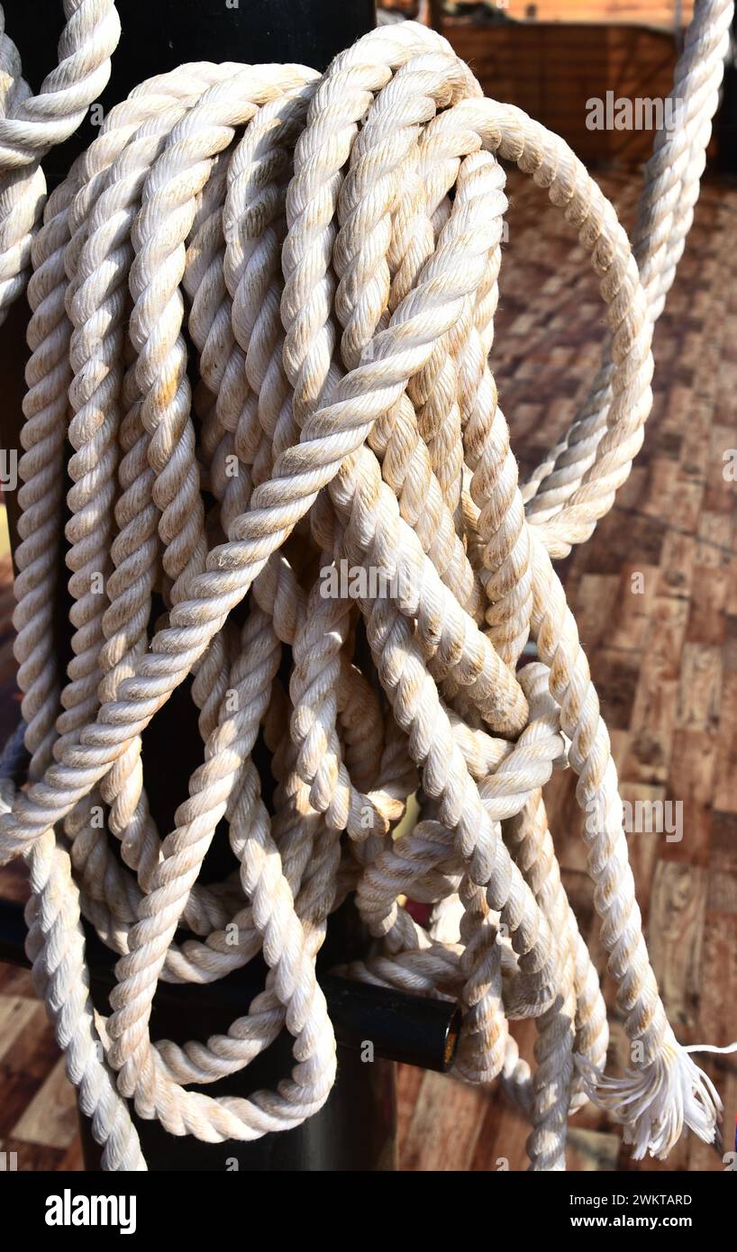 white rope used in old ships Stock Photo - Alamy